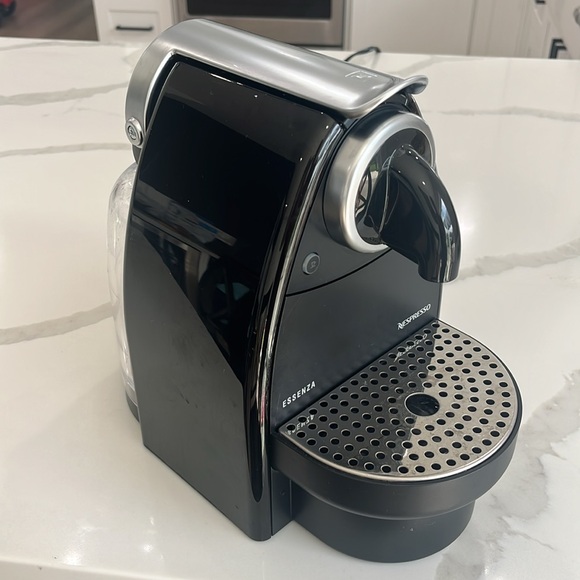 Nespresso | Kitchen | Nespresso Essenza C1 Espresso Machine Compact ...